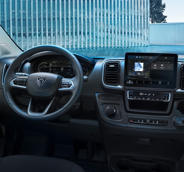 PEUGEOT E-BOXER & BOXER: der Transporter mit Elektro- oder Dieselmotor